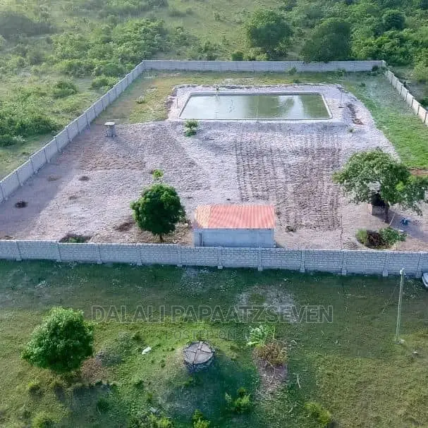 Eneo Lenye Ukubwa Wa Hekali Saba LA Kufugia Samaki Linauzwa in Mkuranga ...