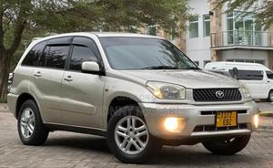 Toyota RAV4 2005 Gold in Ilala - Cars, Donny Magari | Jiji.co.tz