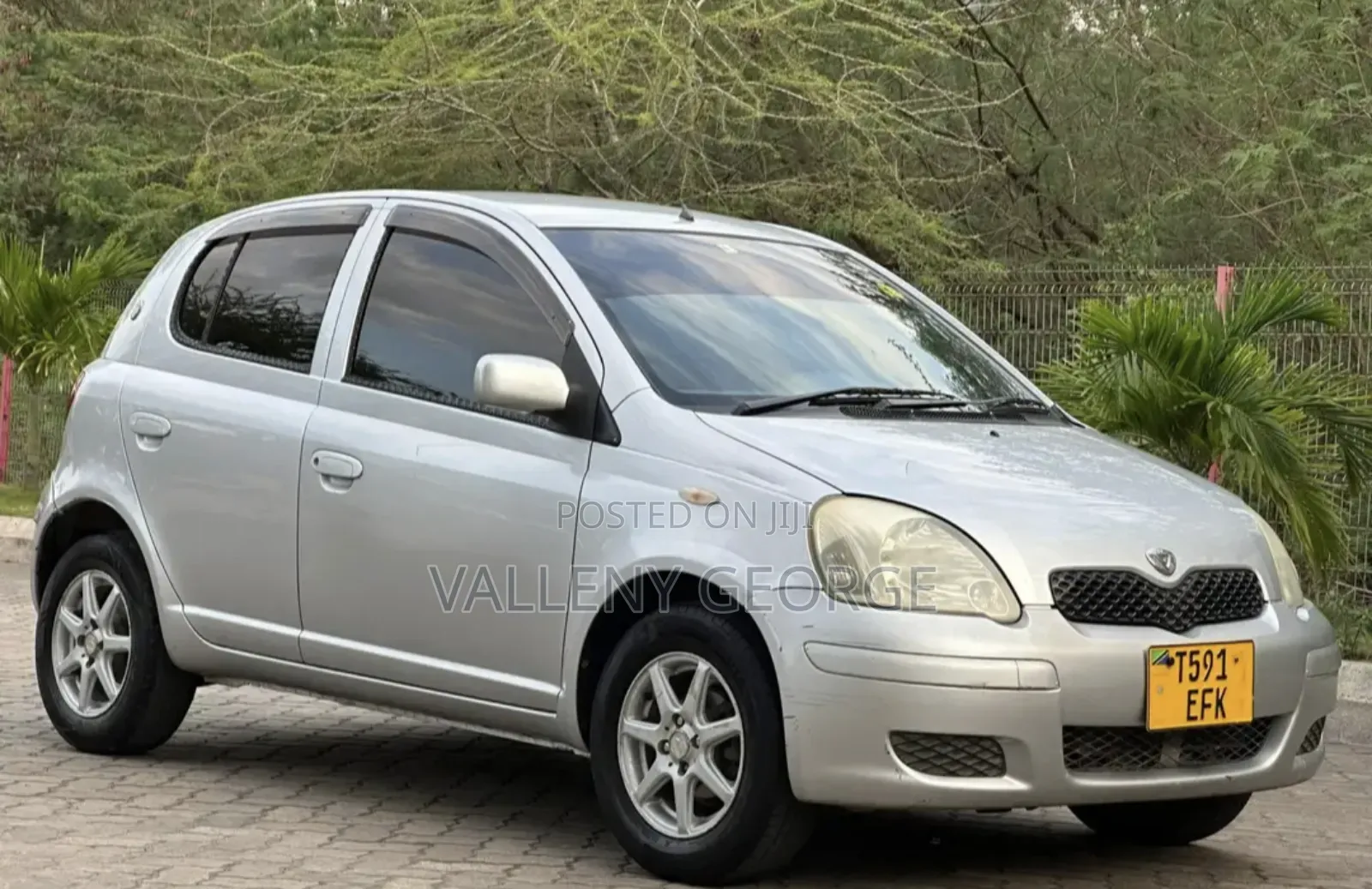 Toyota Vitz 2003 Silver in Kinondoni - Cars, Vee Auto's Tz | Jiji.co.tz