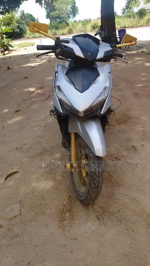 Honda CB 2016 Silver in Temeke - Motorcycles & Scooters, Lodrick Smart ...