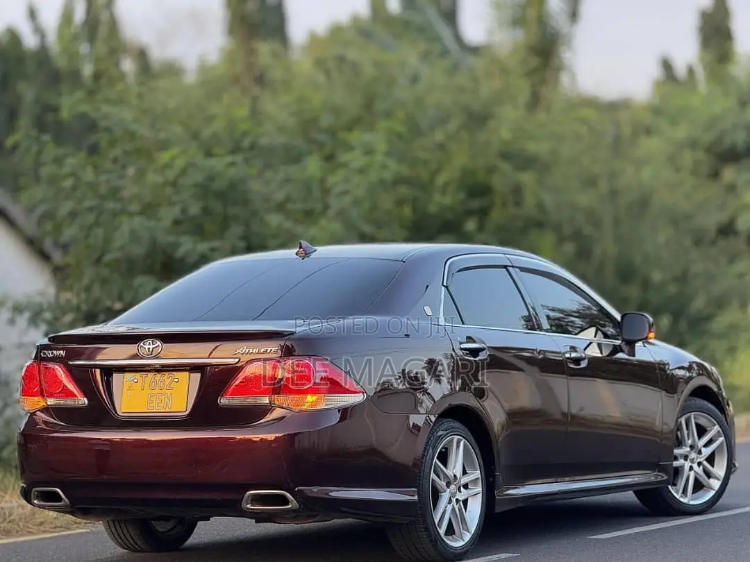 Toyota Crown 2011 Maroon in Kinondoni - Cars, Dee Magari | Jiji.co.tz