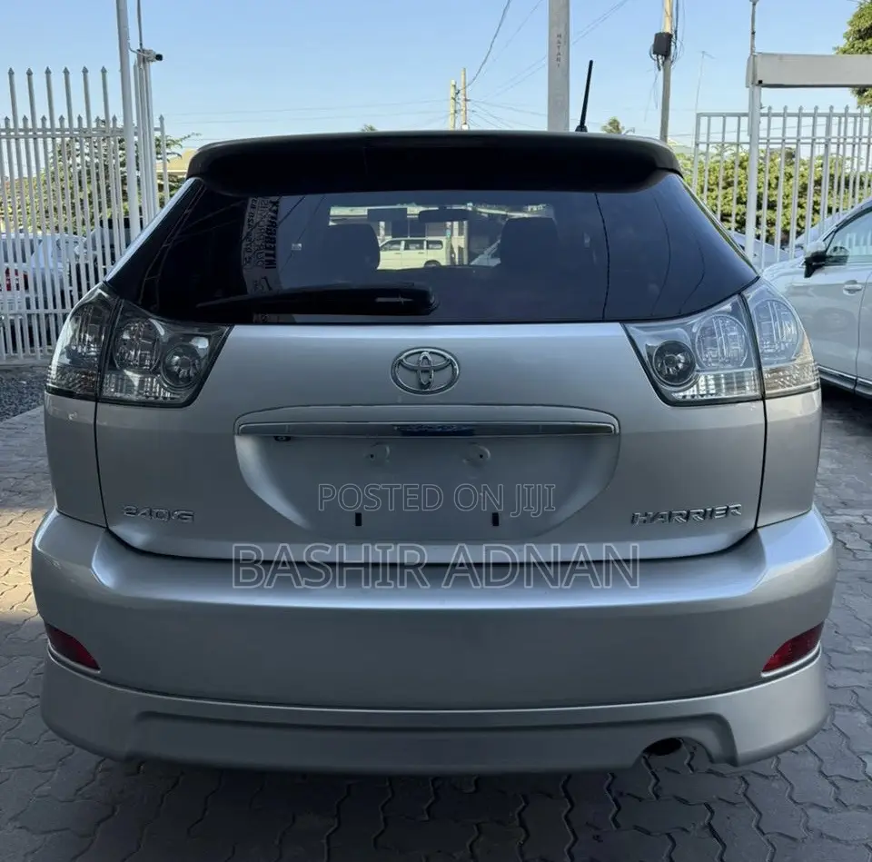 Toyota Harrier 2006 Silver in Kinondoni - Cars, Bashir Adnan | Jiji.co.tz