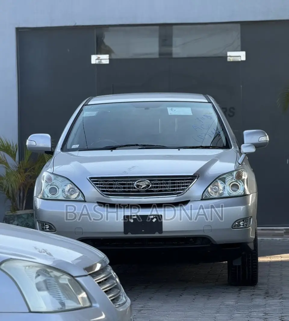 Toyota Harrier 2006 Silver in Kinondoni - Cars, Bashir Adnan | Jiji.co.tz