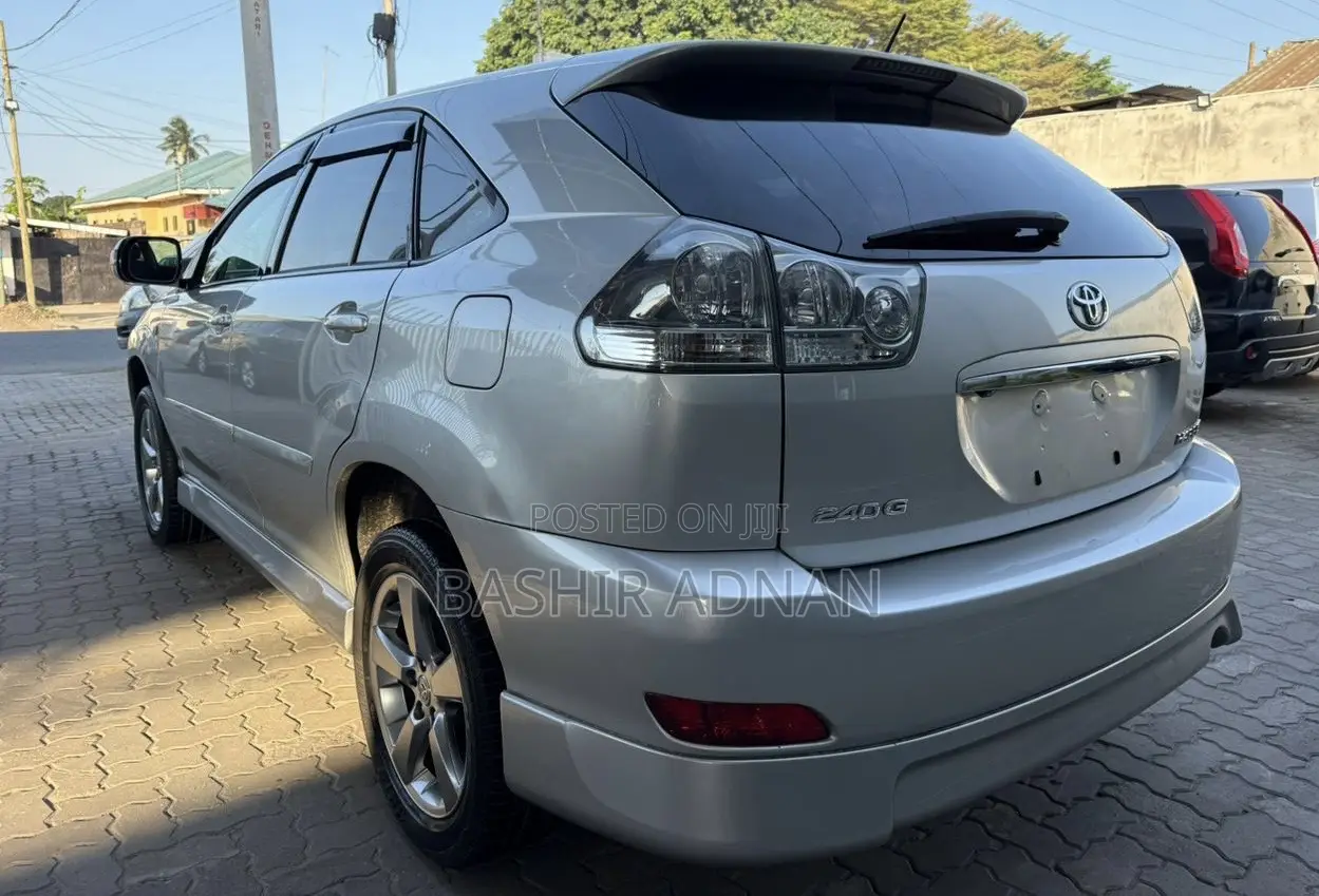 Toyota Harrier 2006 Silver in Kinondoni - Cars, Bashir Adnan | Jiji.co.tz