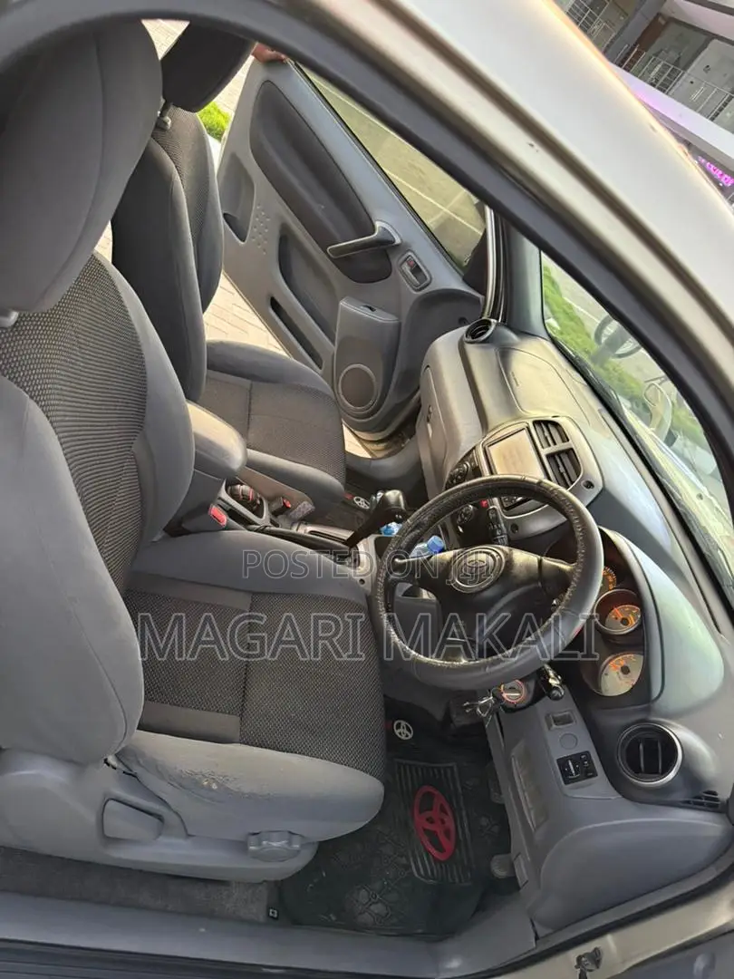 Toyota RAV4 Base AWD 2001 Silver in Kinondoni - Cars, Magari Makali ...