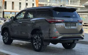 Toyota Fortuner 2025 Green in Kinondoni - Cars, Jimromotors-tz Ndossa ...