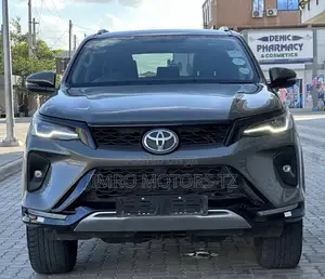 Toyota Fortuner 2025 Green in Kinondoni - Cars, Jimromotors-tz Ndossa ...