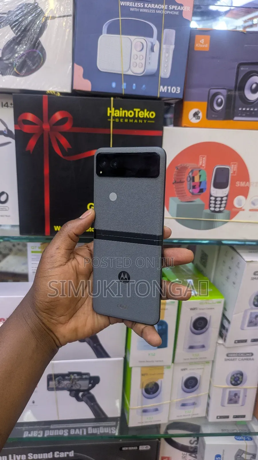 Motorola Razr 40 128 GB in Ilala - Mobile Phones, 𝐒𝐈𝐌𝐔 𝐊𝐈𝐓𝐎𝐍𝐆𝐀 | Jiji.co.tz