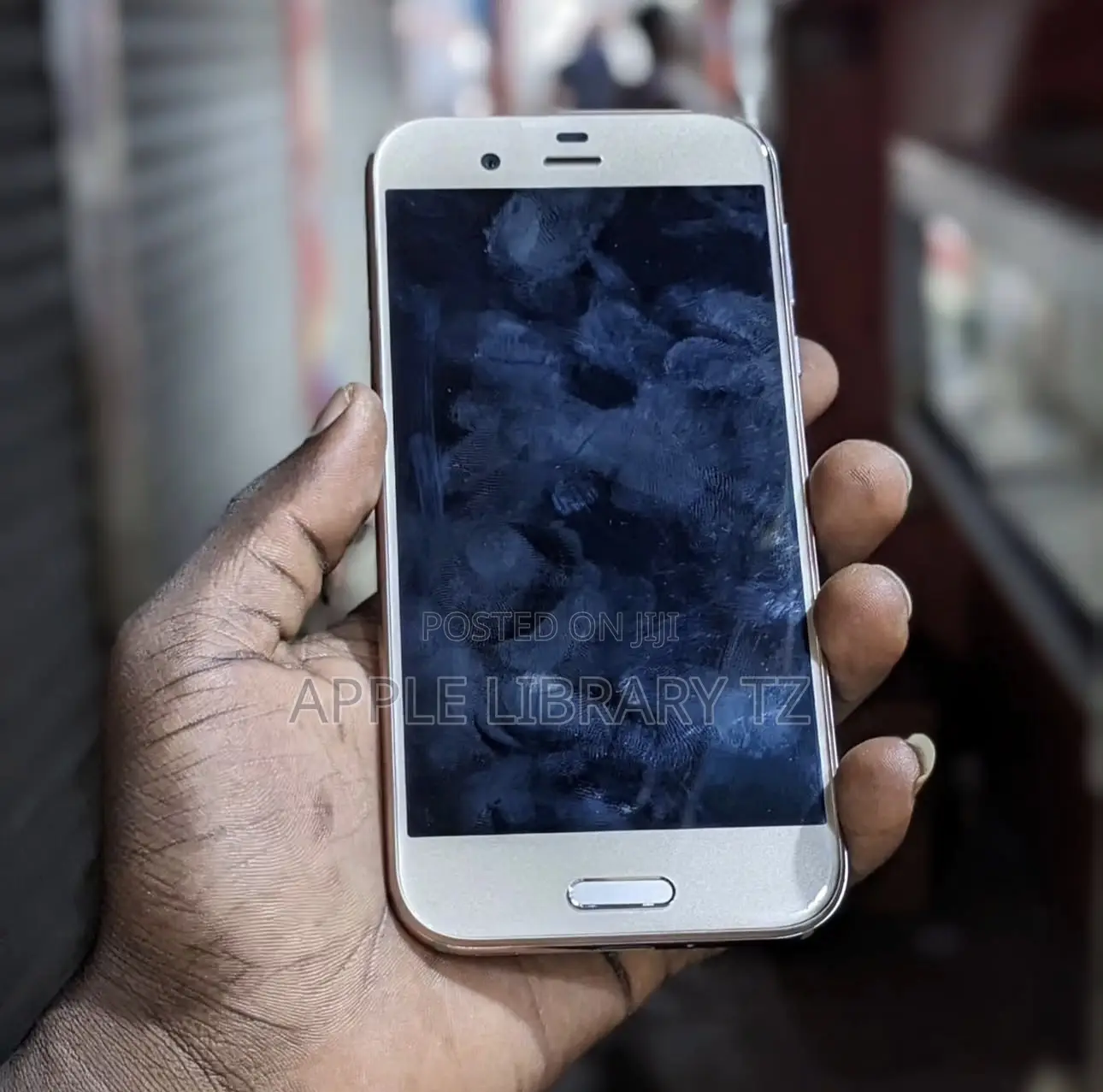 Sharp R1 64 GB Gold in Ilala - Mobile Phones, Nazareth Mongi | Jiji.co.tz