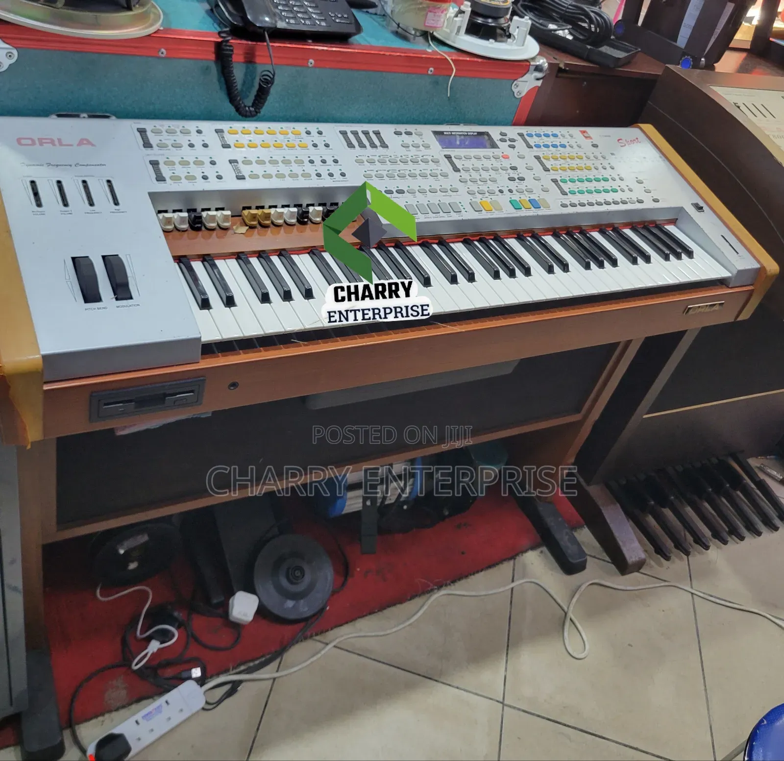 Orla Gt8000 Compact Organ Cabinet Design Keyboard Kinanda Cha Kanisani ...