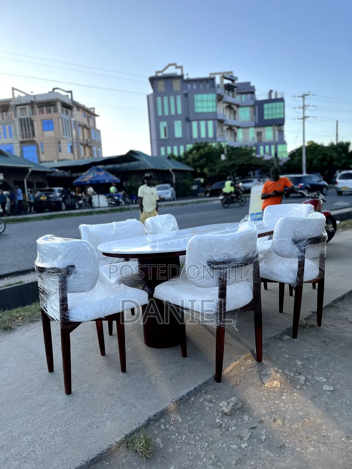 Dining Table Ya Kisasa Viti Sita kwa mauzo - Daniel Bei: TSh 3,600,000 ...