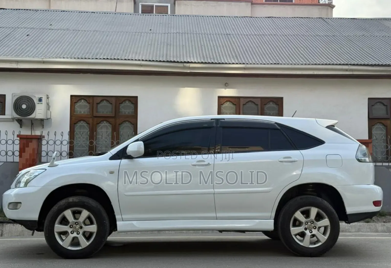 Toyota Harrier 2002 White in Kinondoni - Cars, Msolid Mwakyusa | Jiji.co.tz