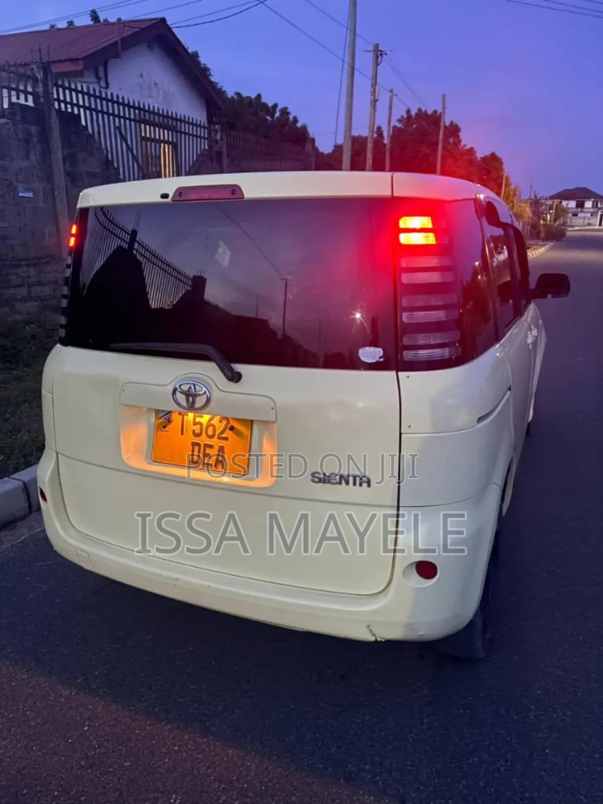 Toyota Sienta 2007 Yellow in Temeke - Cars, Mayele Dalali Proo | Jiji.co.tz