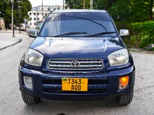 Toyota RAV4 2004 Blue in Temeke - Cars, Fembe Dream Motors | Jiji.co.tz