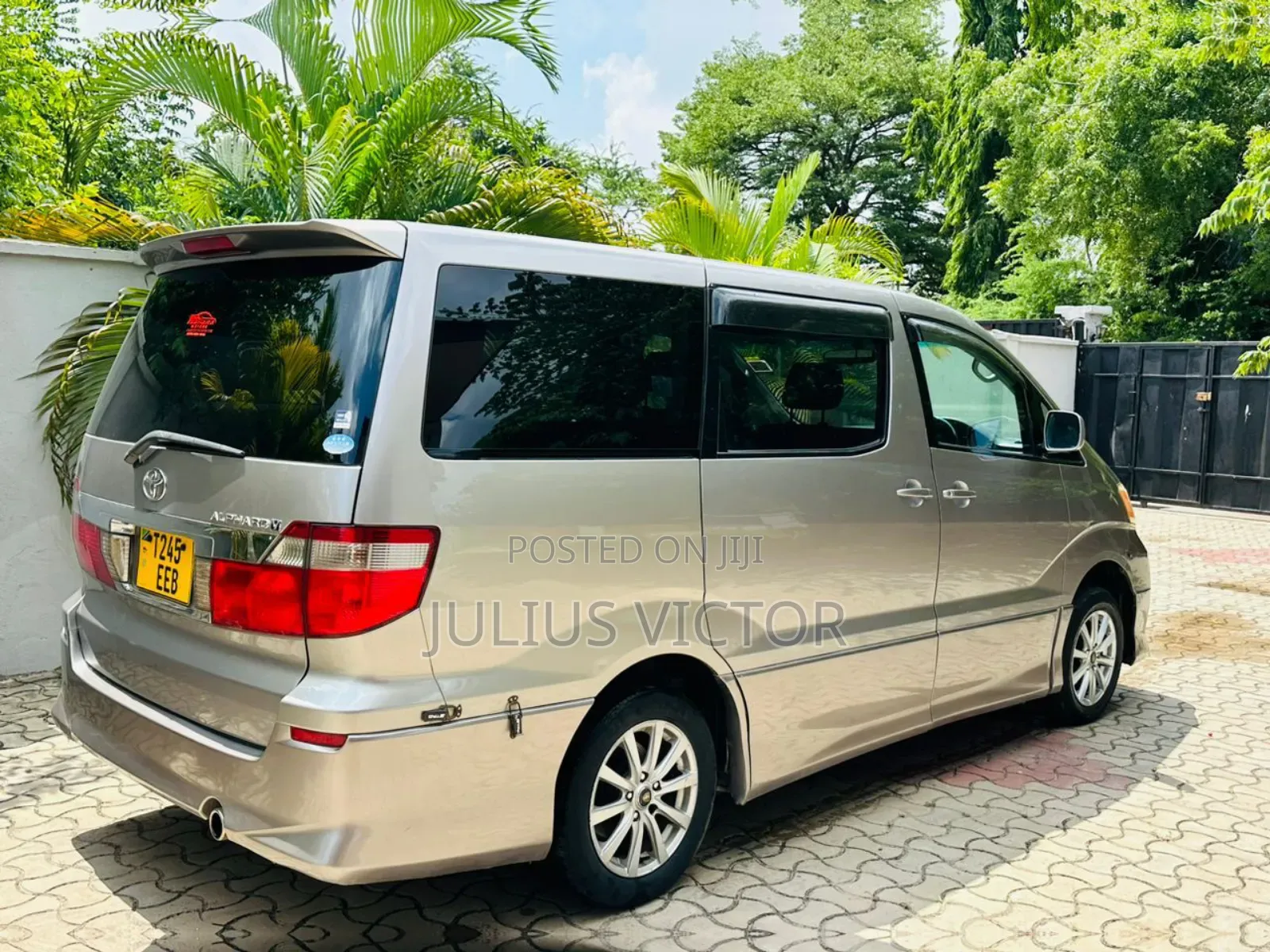 Toyota Alphard 2003 Gold in Kinondoni - Cars, Passion Magari | Jiji.co.tz