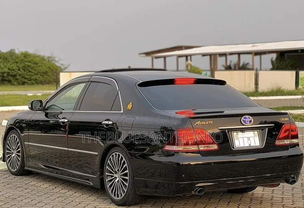 Toyota Crown 2006 Black in Kinondoni - Cars, Thebluesanthonio | Jiji.co.tz