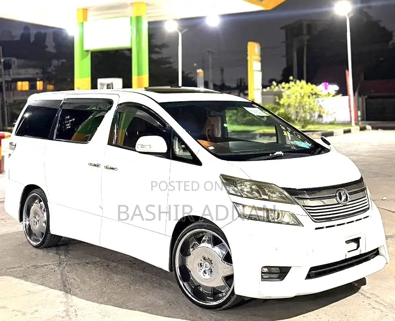 Toyota Vellfire 2010 White in Kinondoni - Cars, Bashir Adnan | Jiji.co.tz