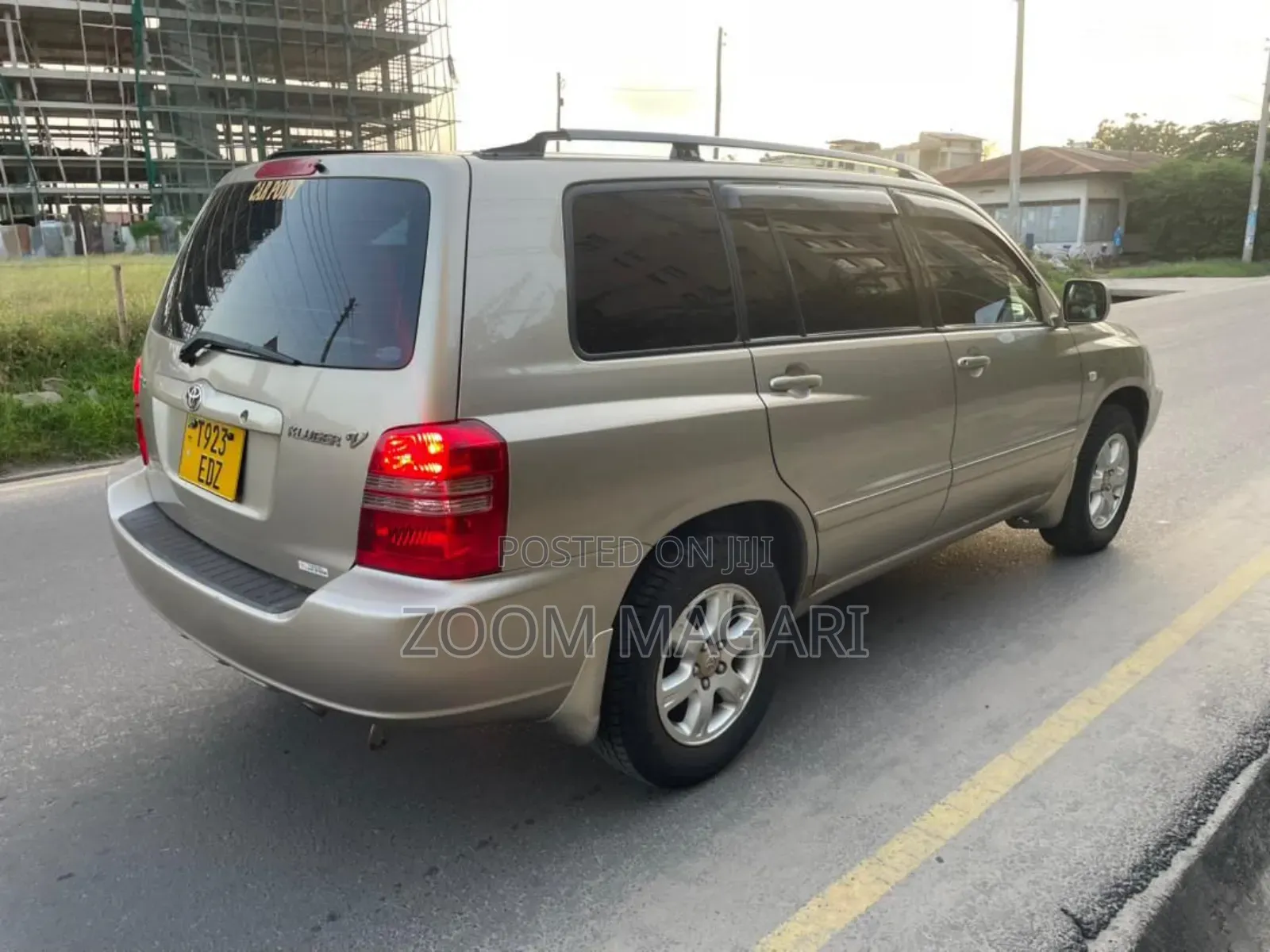 Toyota Kluger 2002 Beige in Ilala - Cars, Zoom Magari | Jiji.co.tz