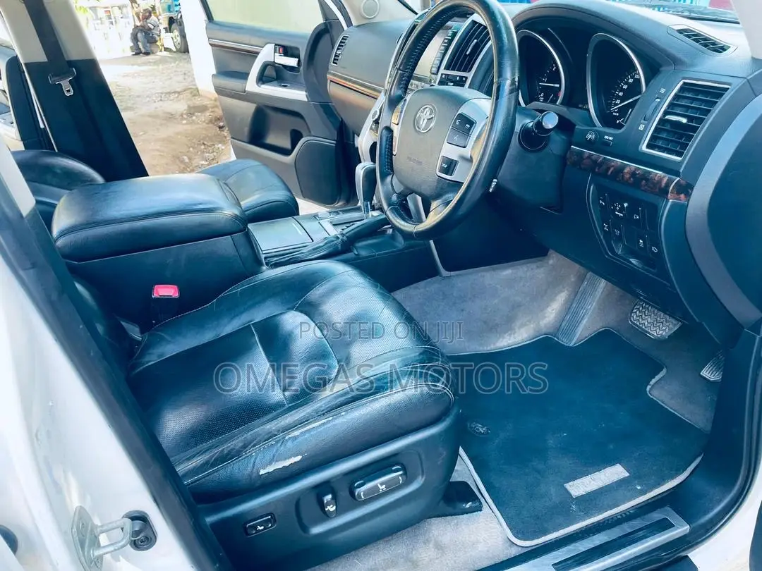 Toyota Land Cruiser 4.5 V8 GL 2013 White in Kinondoni - Cars, Omegas ...