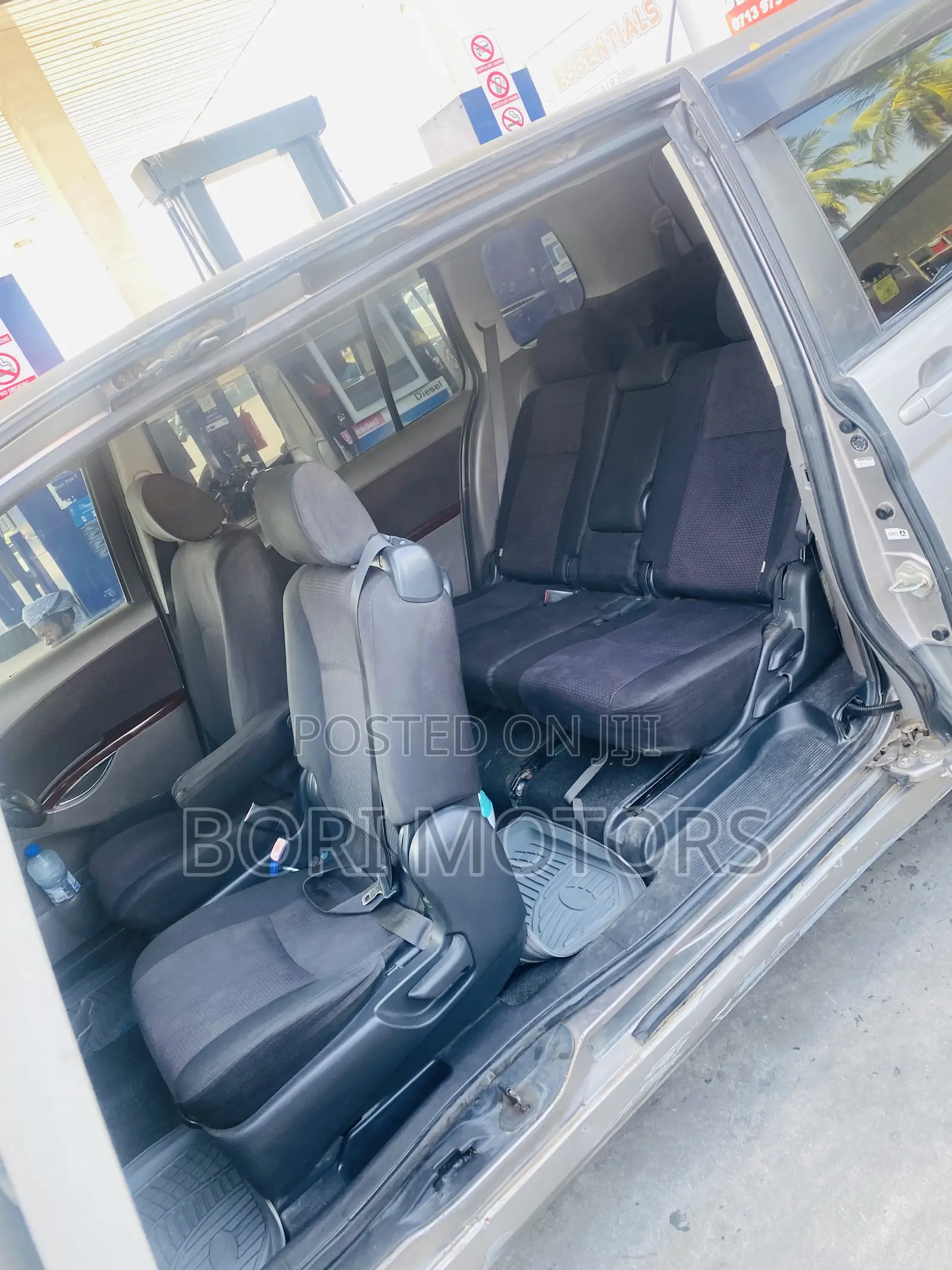 Toyota ISIS 2006 Gray in Kinondoni - Cars, Derick Bori | Jiji.co.tz