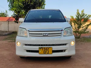 Toyota Noah 2006 White in Ilemela - Cars, Mwanza City Motors | Jiji.co.tz