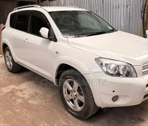 Toyota RAV4 2006 Pearl in Ilala - Cars, Yahya Mussa | Jiji.co.tz