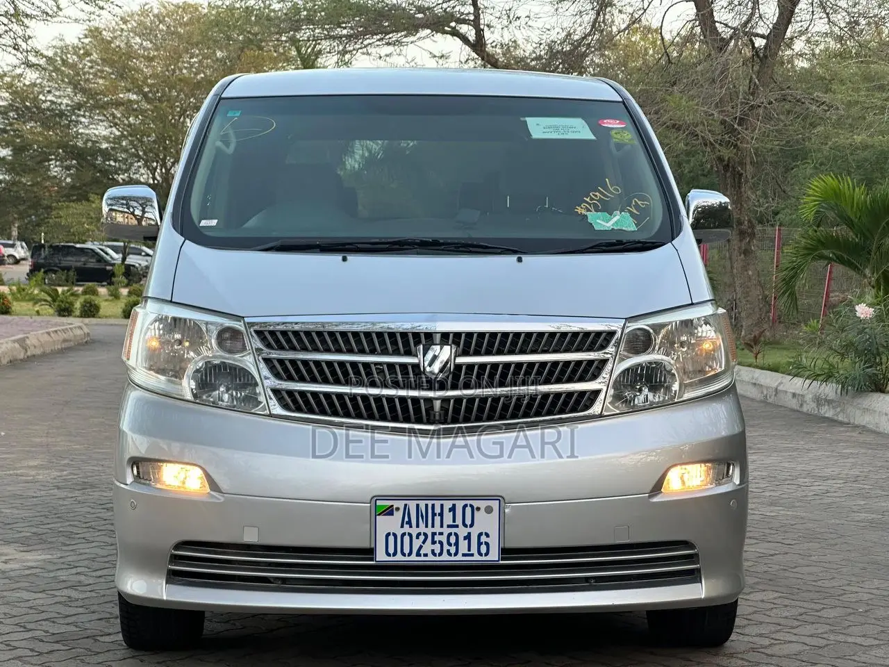 Toyota Alphard 2004 Silver in Kinondoni - Cars, Dee Magari | Jiji.co.tz