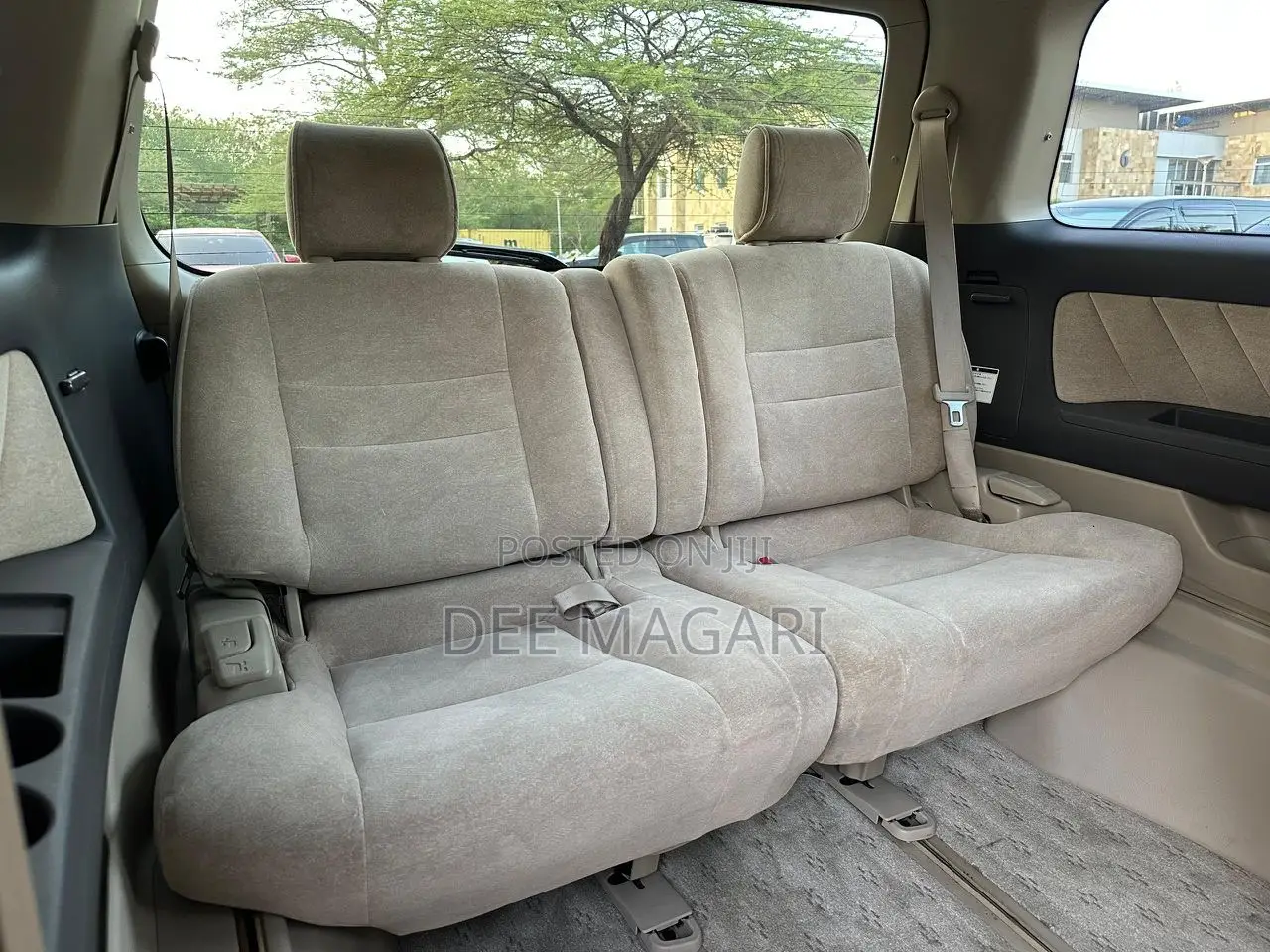 Toyota Alphard 2004 Silver in Kinondoni - Cars, Dee Magari | Jiji.co.tz