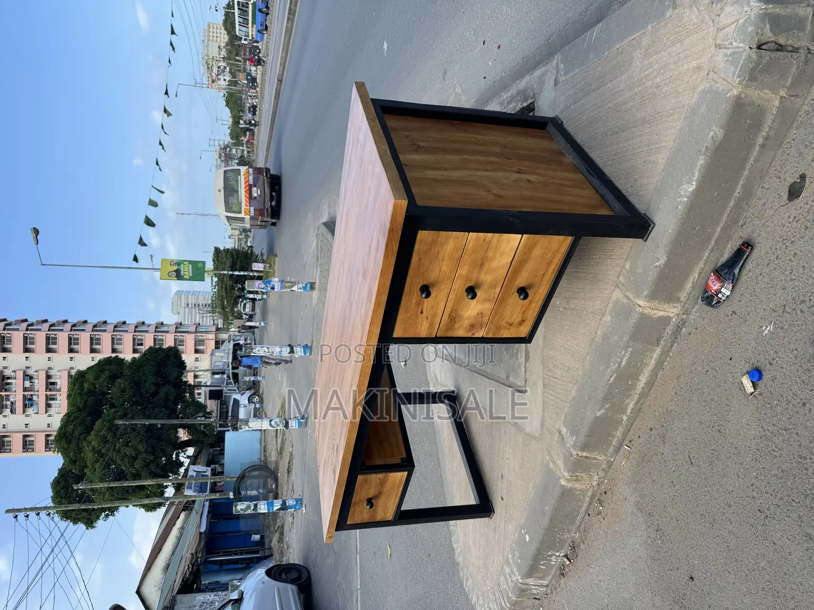 Meza Ya Mbao Na Chuma Imara for sale - Makinisale Price: TSh 310,000 on ...