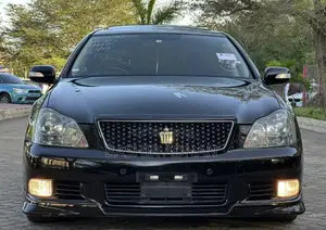 Toyota Crown 2006 Matt Black in Kinondoni - Cars, Bashir Adnan | Jiji.co.tz