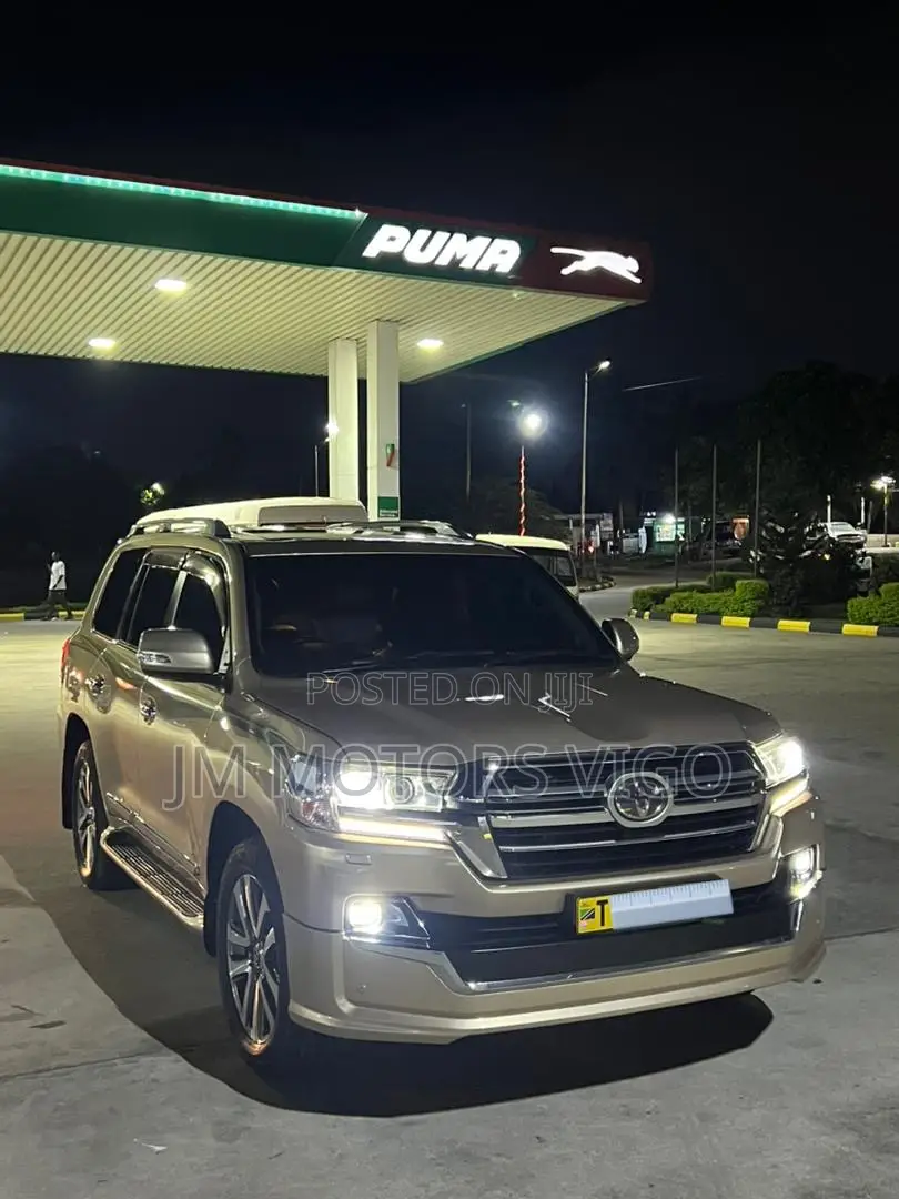 Toyota Land Cruiser 2017 Gold in Temeke - Cars, Jm Motors Vigo | Jiji.co.tz