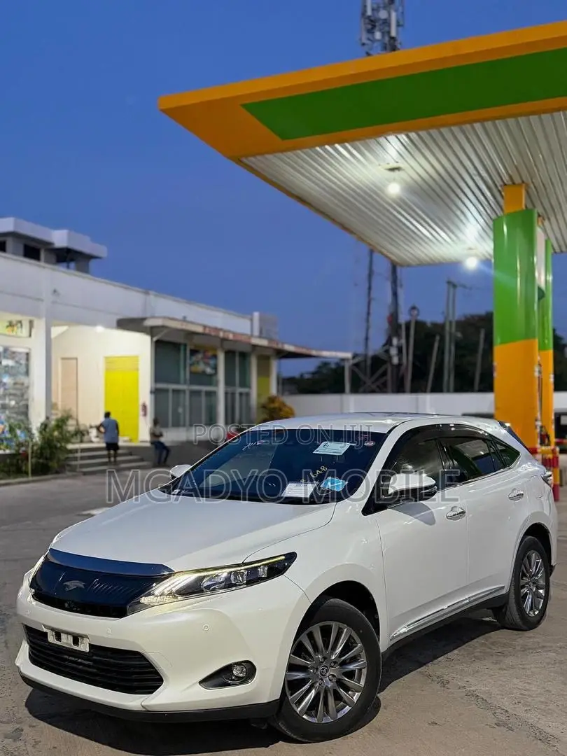 Toyota Harrier 2015 White in Ilala - Cars, Kwezi Magari | Jiji.co.tz