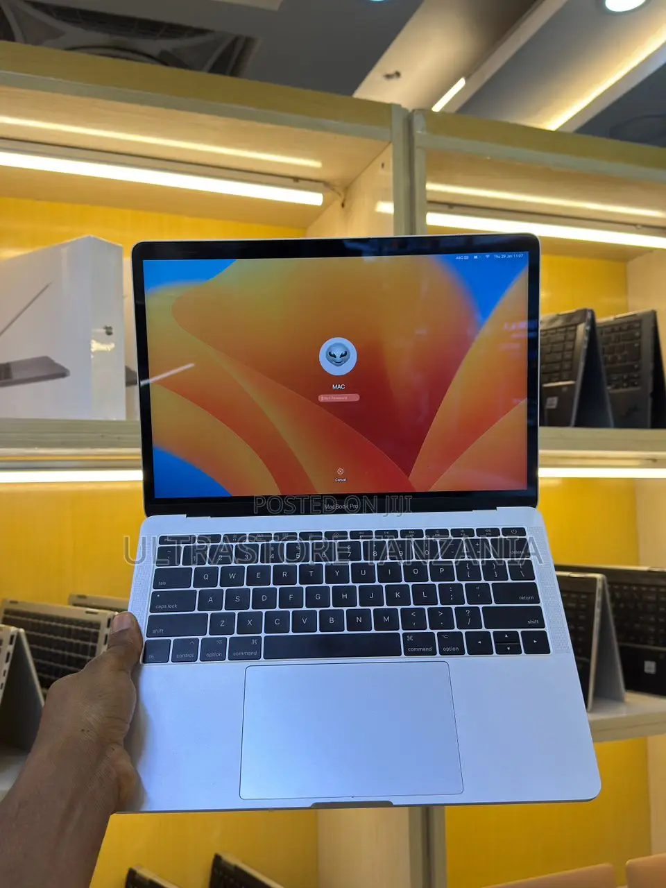 New Laptop Apple MacBook Pro 2017 8GB Intel Core I5 SSD 256GB in ...