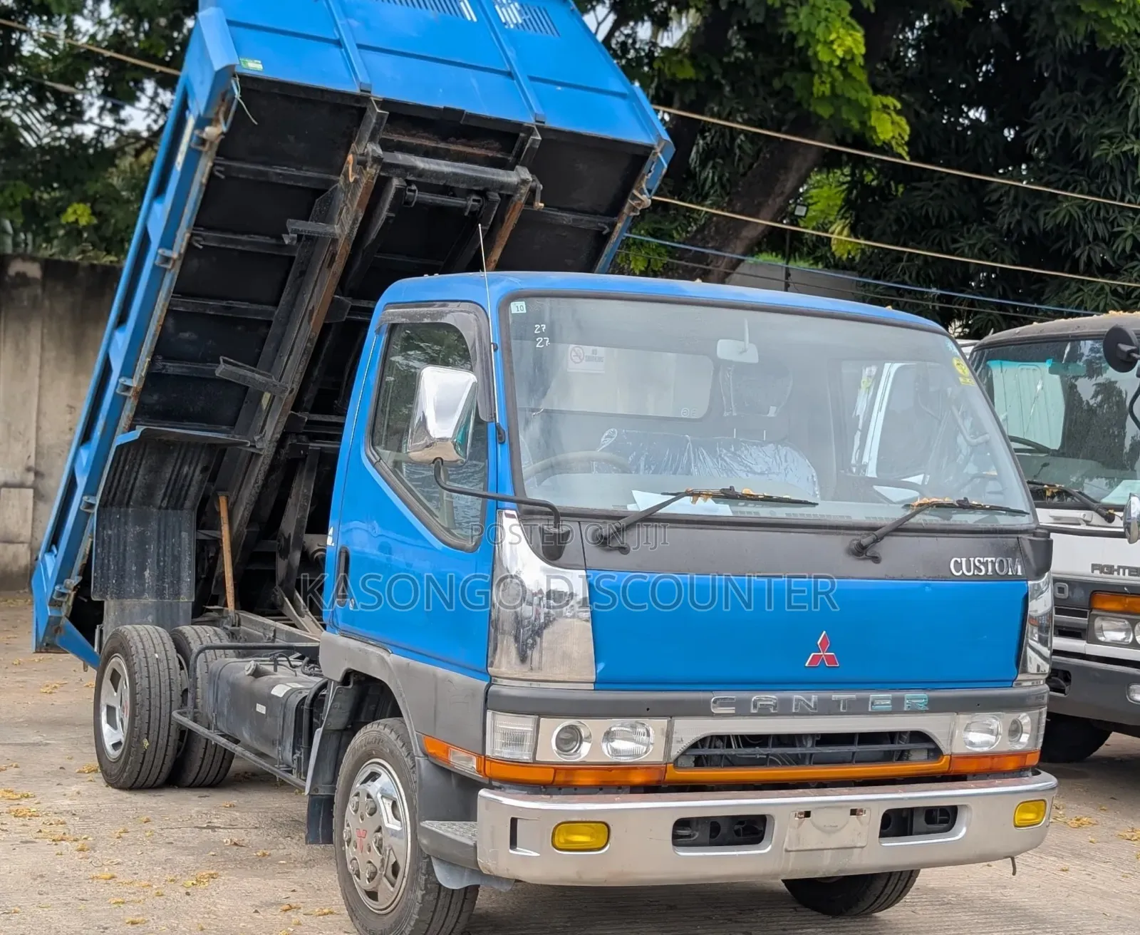 Mitsubishi Canter Tipper 1999 Blue in Kinondoni - Trucks & Trailers ...