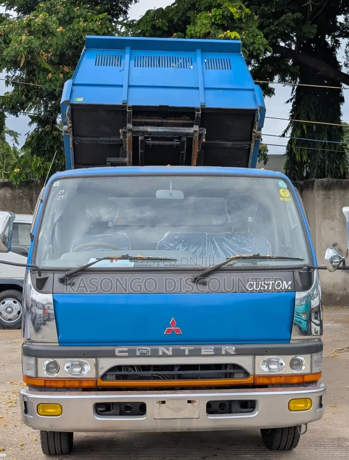 Mitsubishi Canter Tipper 1999 Blue in Kinondoni - Trucks & Trailers ...