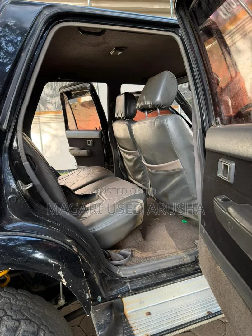 Toyota Hilux Surf 1997 Black kwa mauzo - MAGARI USED ARUSHA Bei: TSh ...