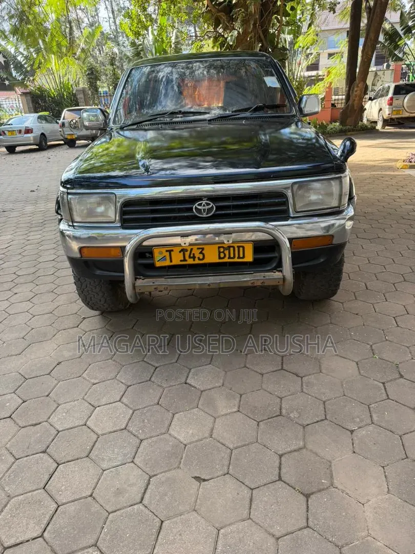 Toyota Hilux Surf 1997 Black kwa mauzo - MAGARI USED ARUSHA Bei: TSh ...